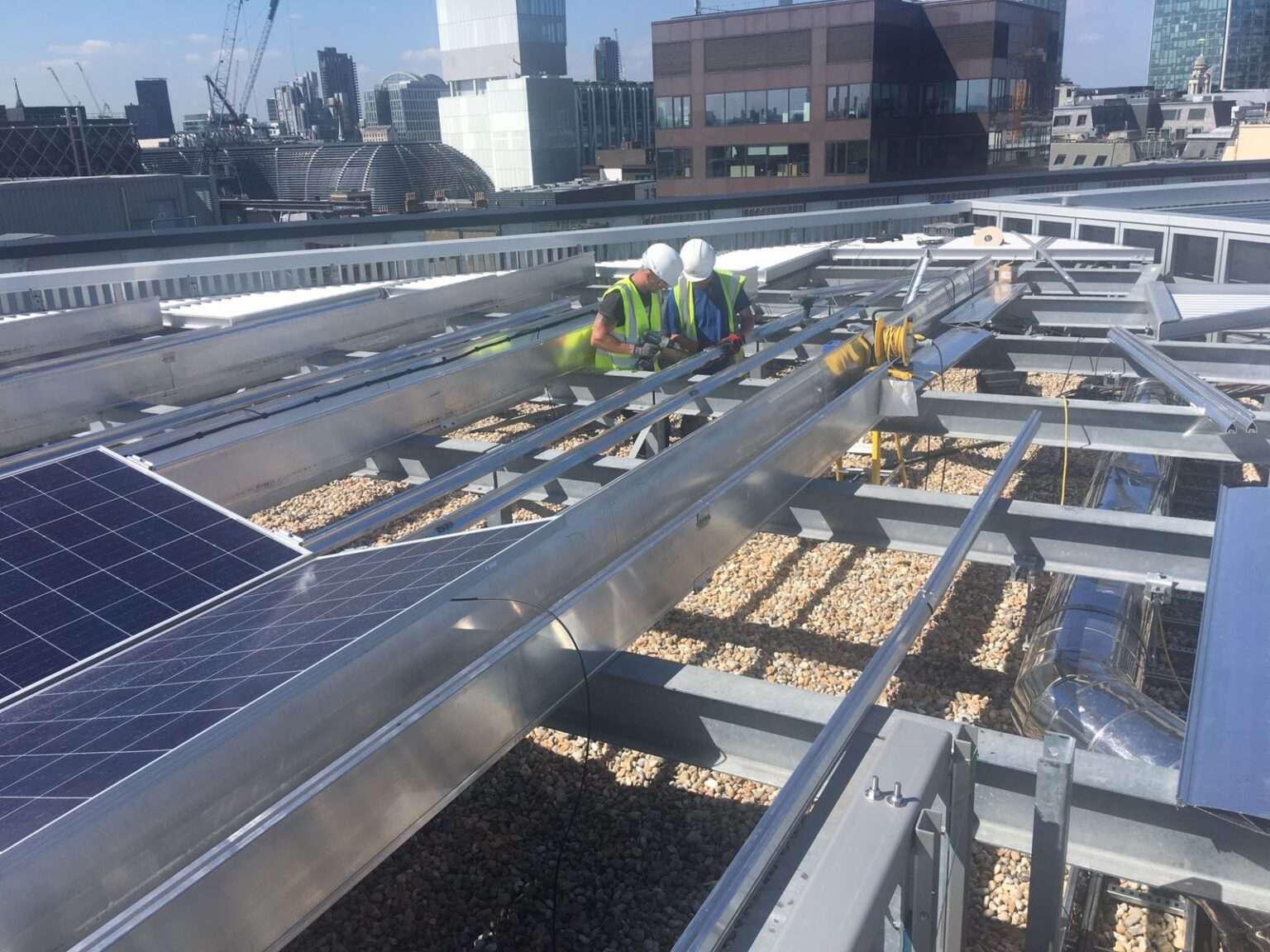 Fitting Solar Panels | 2025 Comprehensive Guide